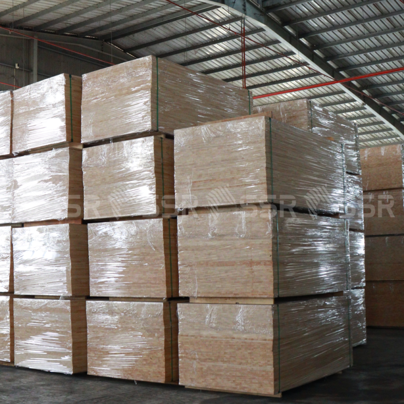 Suggest the advantages and disadvantages of sapele wood